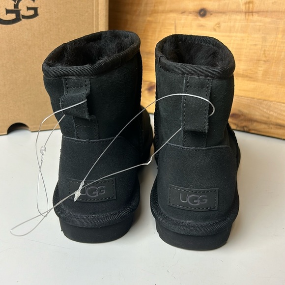 UGG | Shoes | Nib Womens Ugg Classic Mini Ii Black Ankle Boot Shearling ...